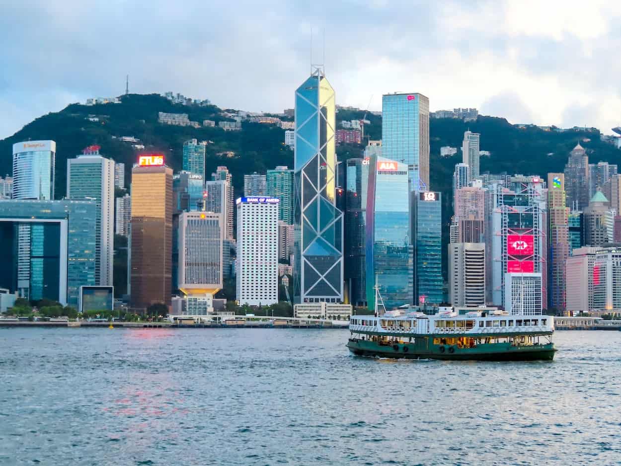 Ten city cruises for stunning views | Velvet Escape