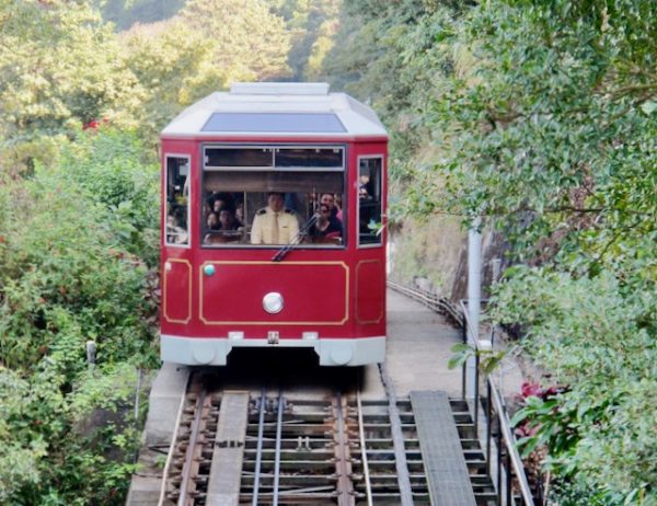 The spectacular Hong Kong skyline | Velvet Escape