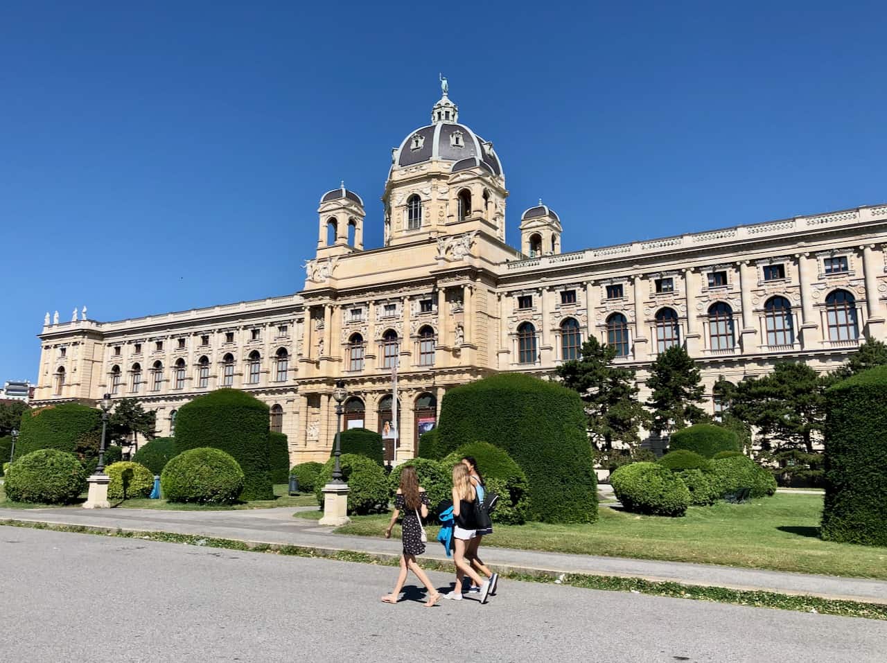 Vienna walking route - seeing the old and new in one day