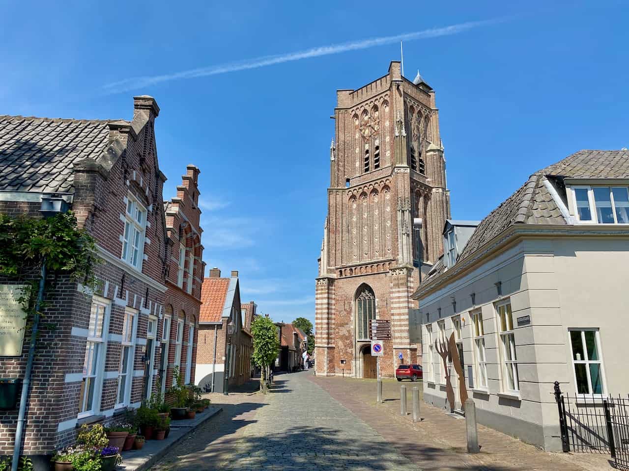 Slot Loevestein: medieval castle in the Netherlands | Velvet Escape