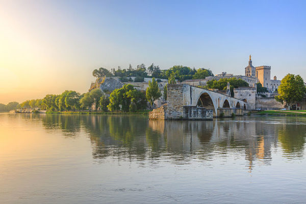 Things to see in Avignon on a walk around the old town | Velvet Escape
