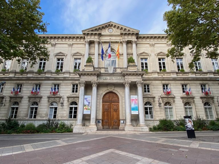 Things to see in Avignon on a walk around the old town | Velvet Escape