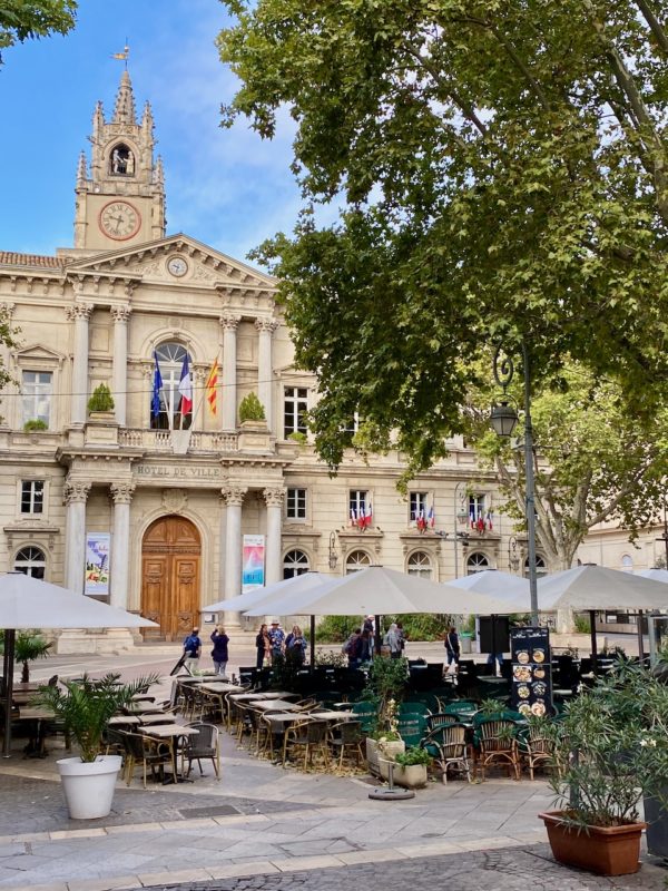 Things to see in Avignon on a walk around the old town | Velvet Escape