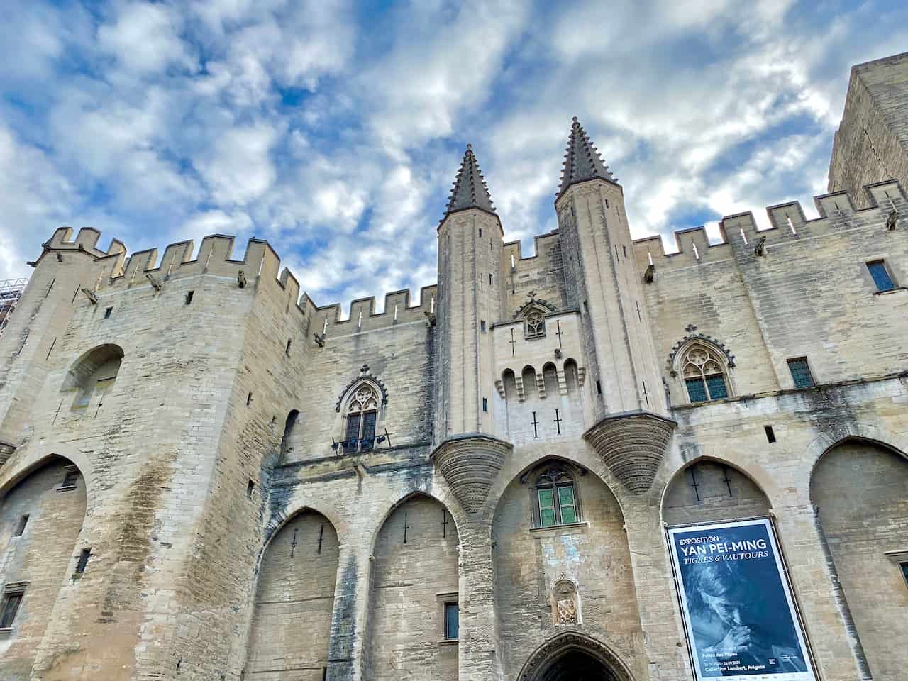 Things to see in Avignon on a walk around the old town | Velvet Escape
