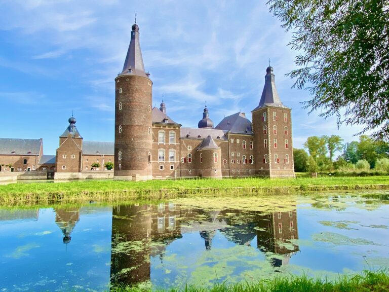 The best castles in The Netherlands to visit | Velvet Escape